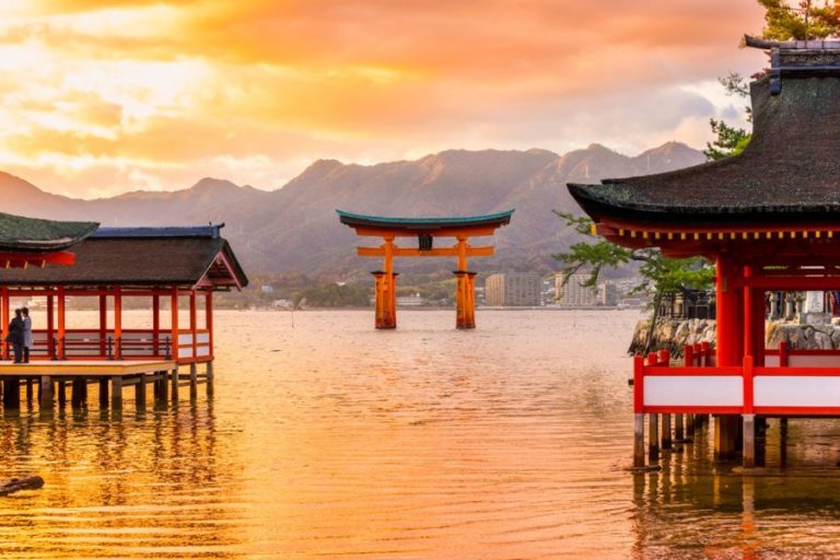 25 lugares turísticos en Japón: paisajes asombrosos [TOP 2023]